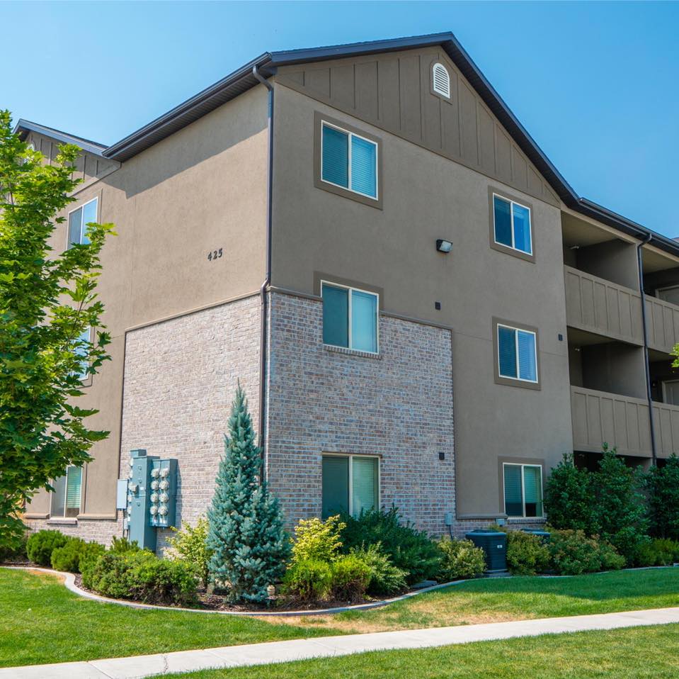 Logan Gateway Apartments & Townhomes